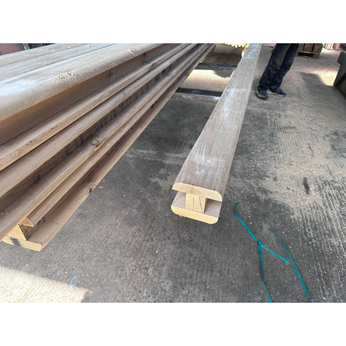 Slotted fence posts 90x90 2.4m — J&R Woodcraft